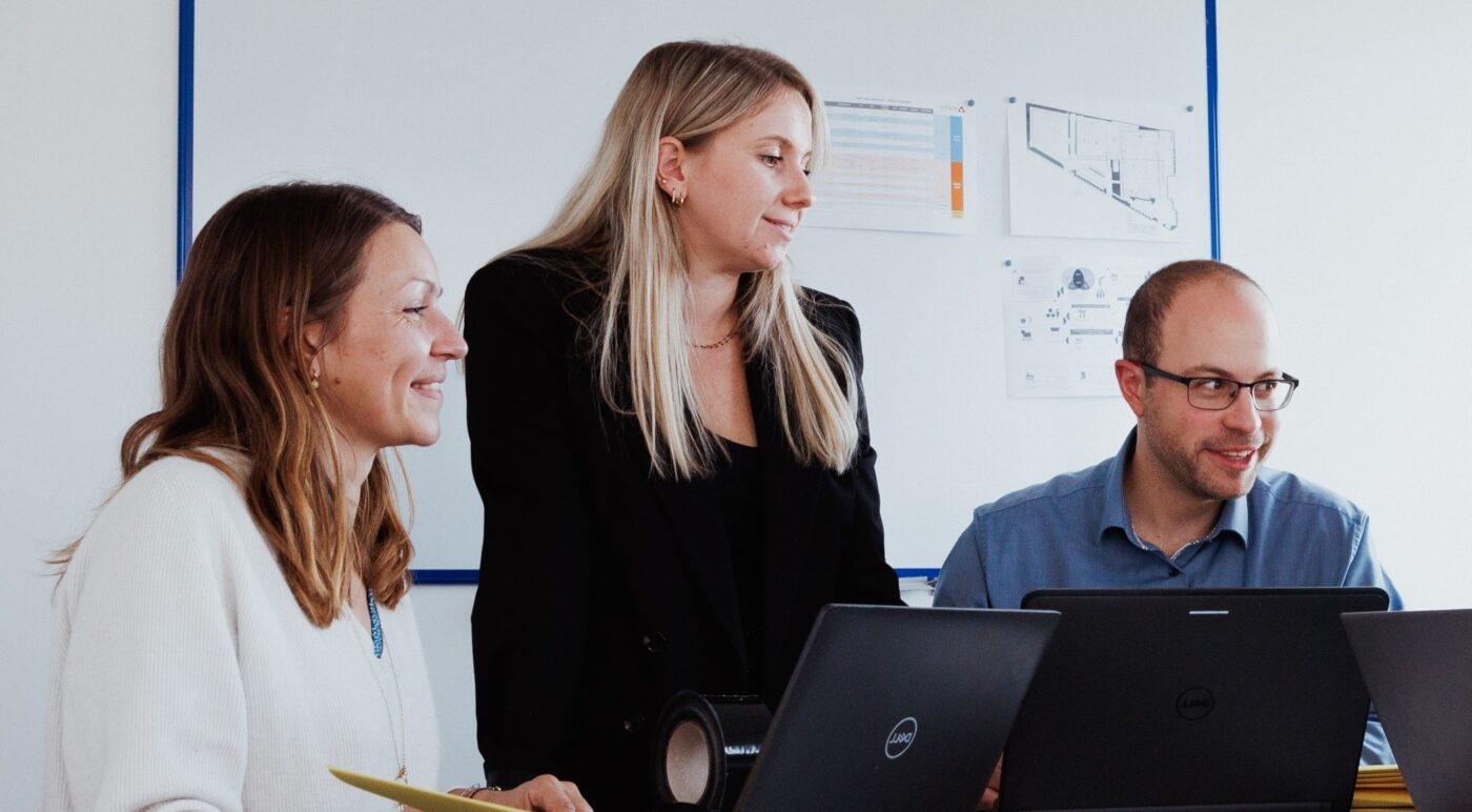 Experts en fixation et adhésifs techniques - ADESIA